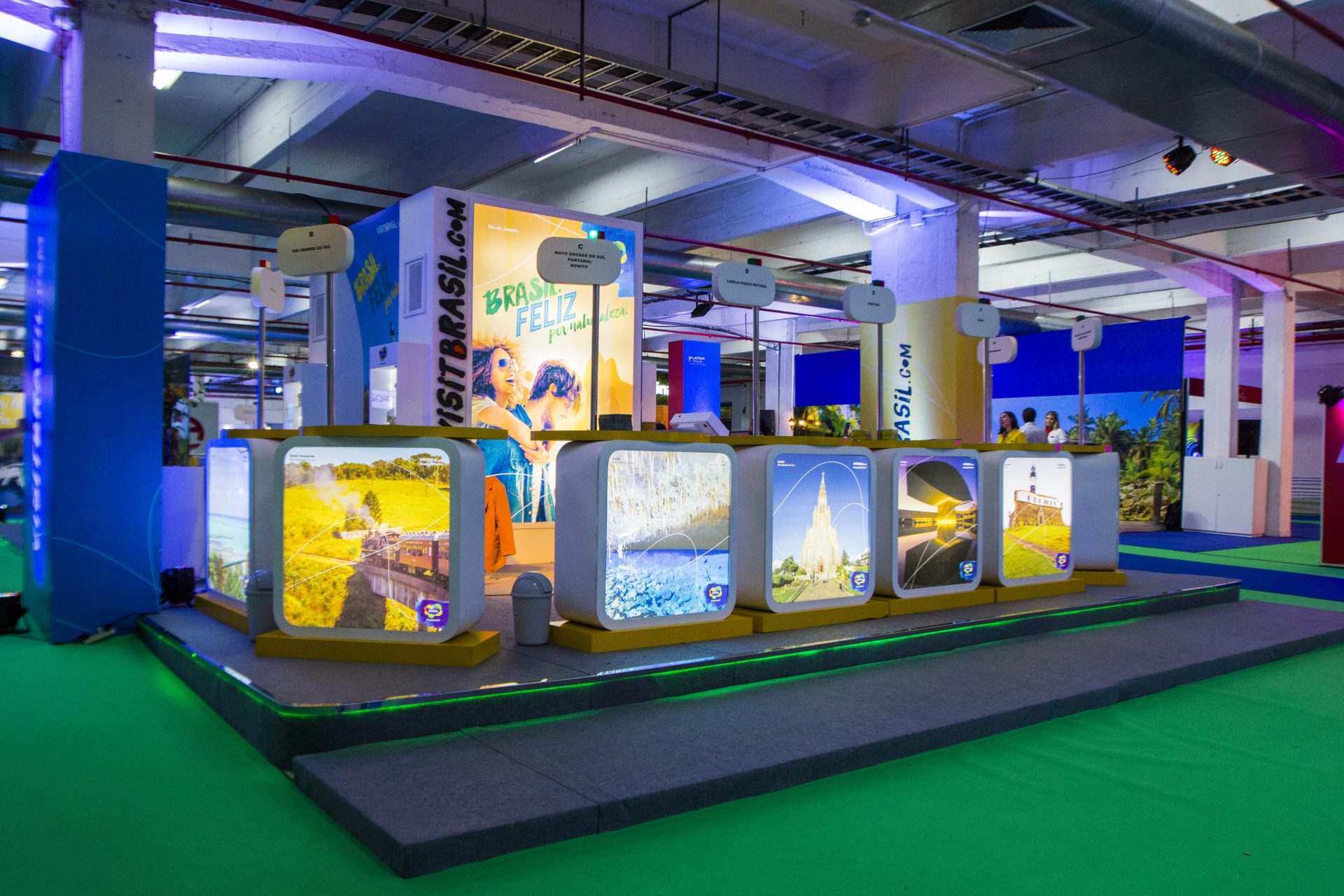 STAND BRASIL – EXPOMUNDO